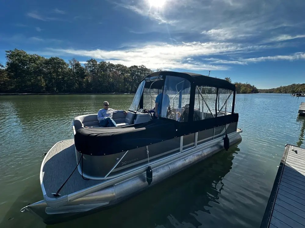 Winter Enclosure Pontoon | Lake Wylie Boat Rental